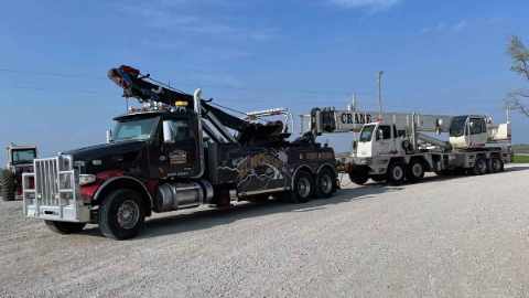 24/7 Heavy Towing Ames & Central IA | Semi Towing | Bus & RV Towing+